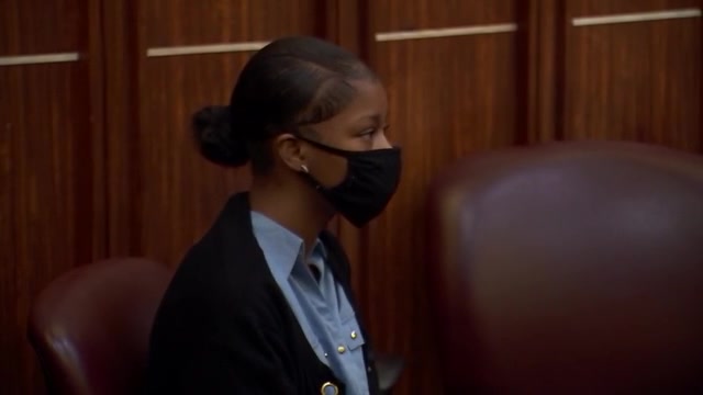 Teen charged in boyfriend’s fatal stabbing given house arrest as she ...