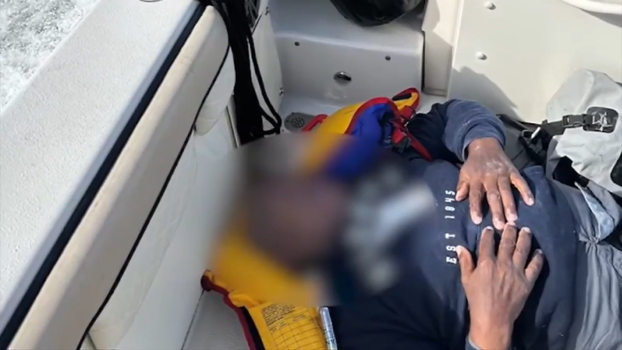 Boater rescued by deputies, good Samaritan after falling overboard ...