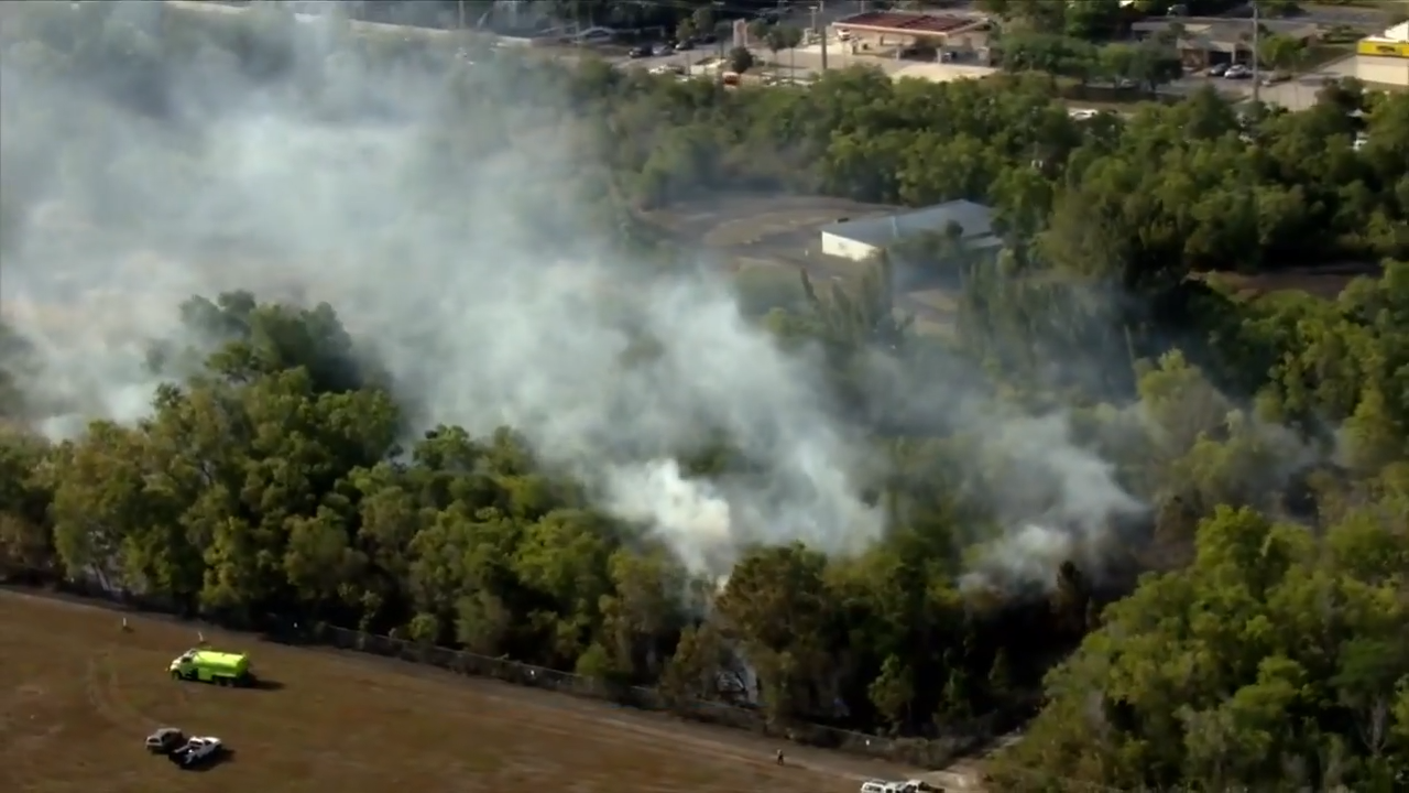Large grass fire breaks out in Southwest Miami-Dade - WSVN 7News | Miami News, Weather, Sports ...
