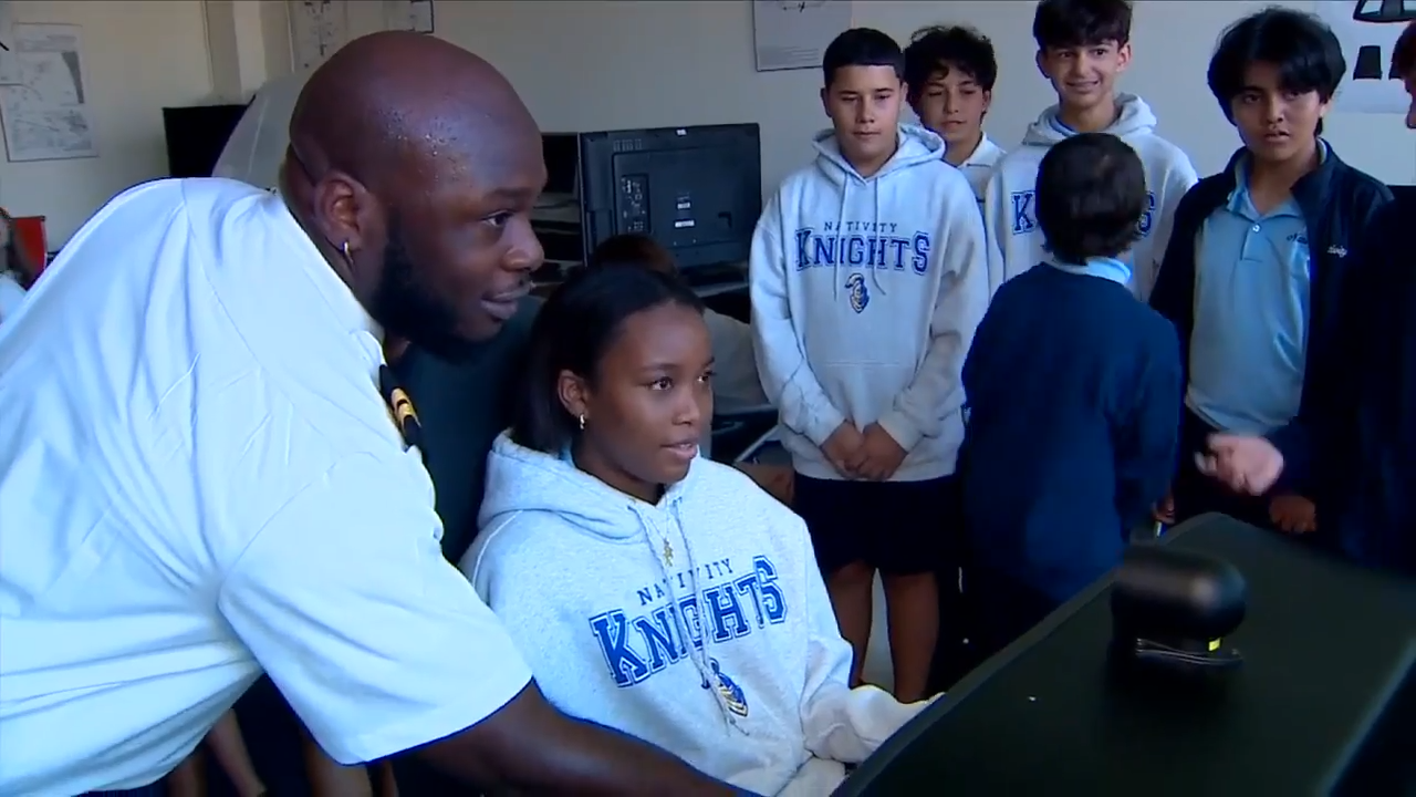 Middle school students take part in museum tour in Miami Gardens to ...