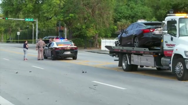 Driver topples fence, trees as FHP pursuit ends in front yard of Miami ...