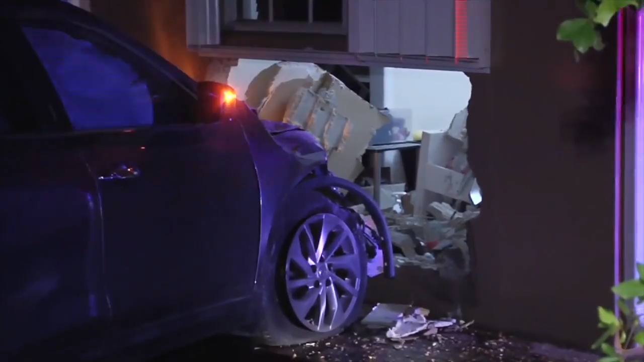 Woman unharmed after car barrels through bedroom of SW Miami-Dade home ...