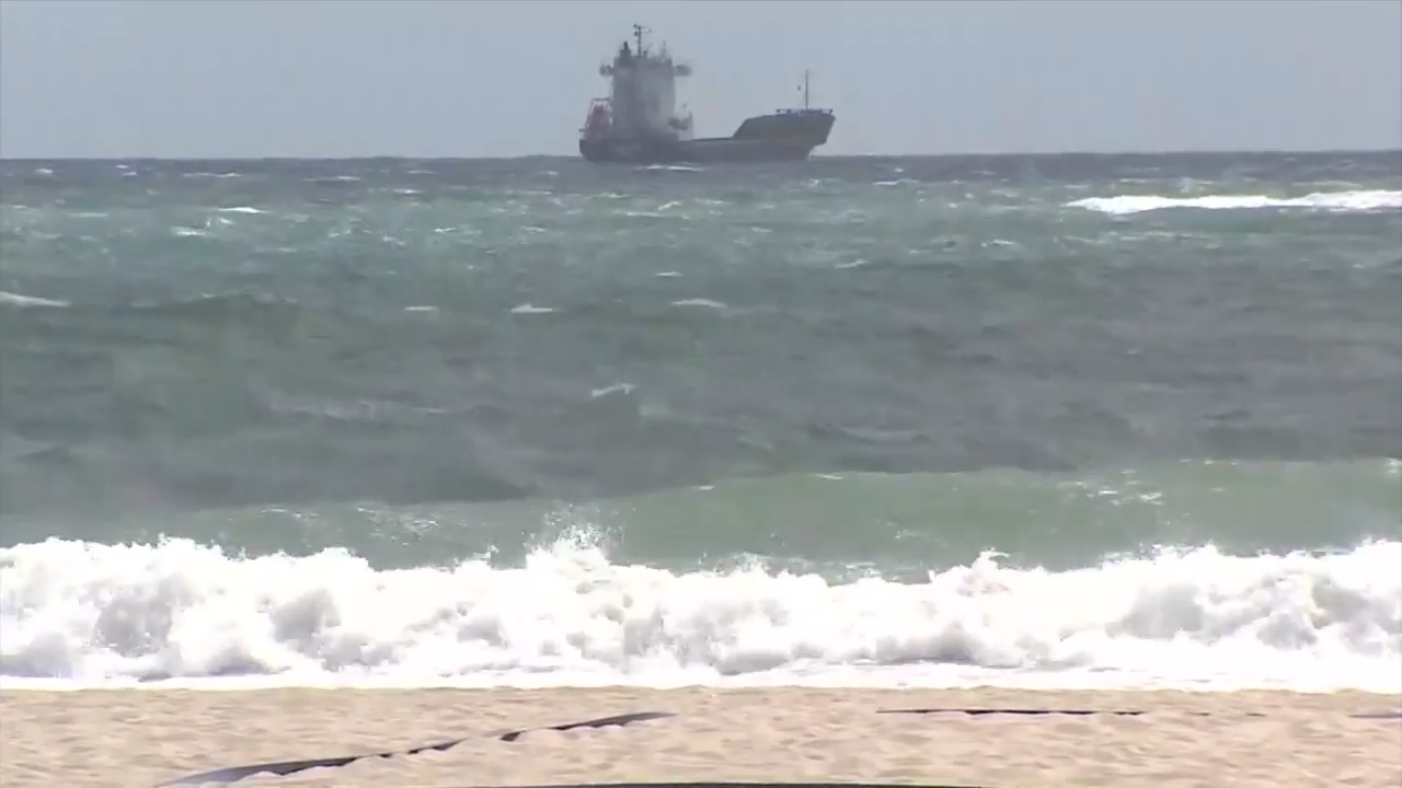 Strong winds and rough seas: What beachgoers need to know before ...