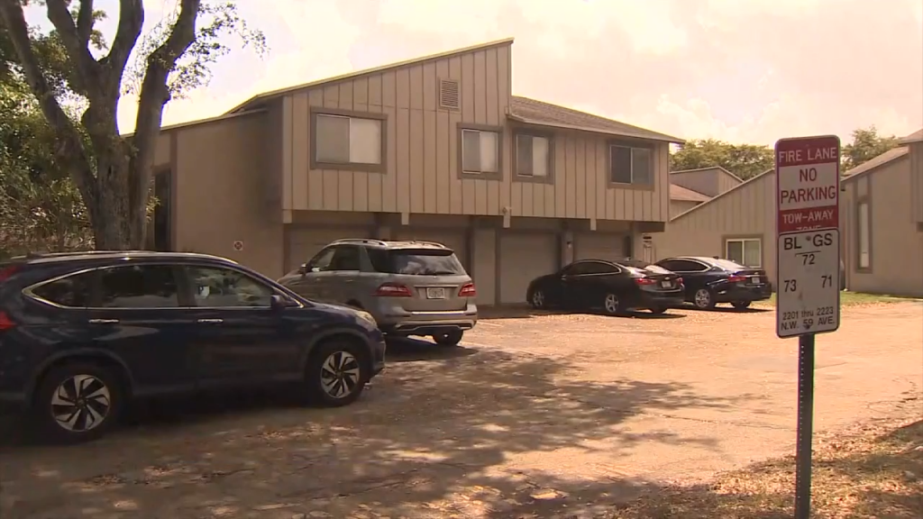 LAUDERHILL, Fla. (WSVN) – WSVN 7News | Miami News, Weather, Sports ...