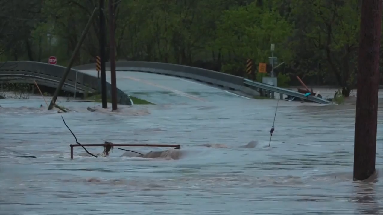 Kentucky watches for surging rivers to recede so widespread cleanup can ...