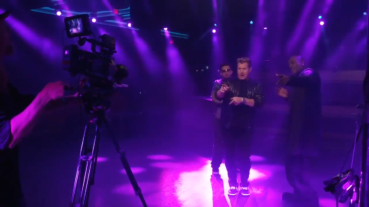 Rascal Flatts’ Gary LeVox gives Deco a sneak peek at his upcoming music ...