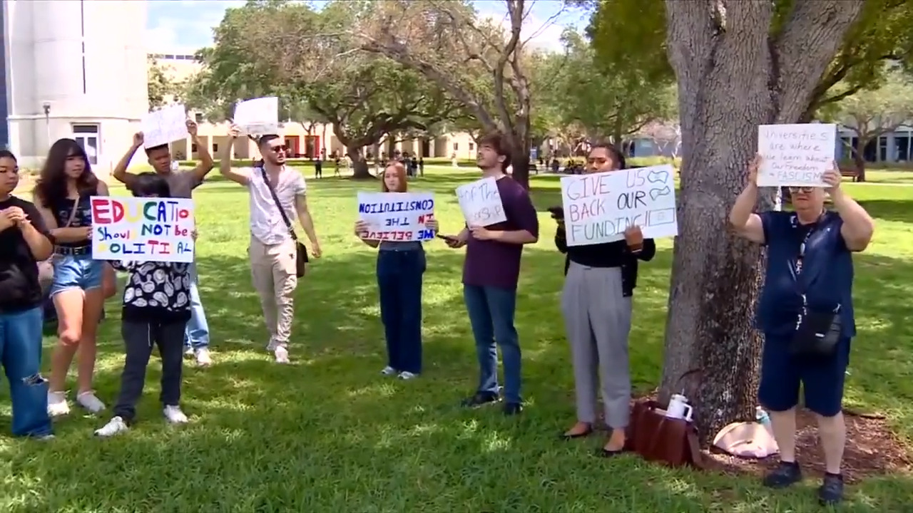 FIU students protest campus police partnership with ICE over ...