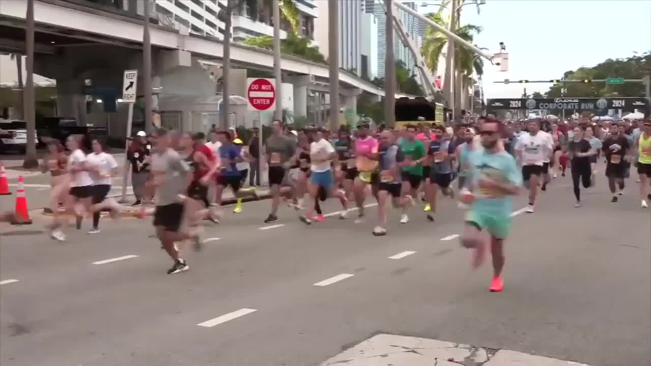 Thousands pound the pavement for Lexus Corporate Run in downtown Miami ...