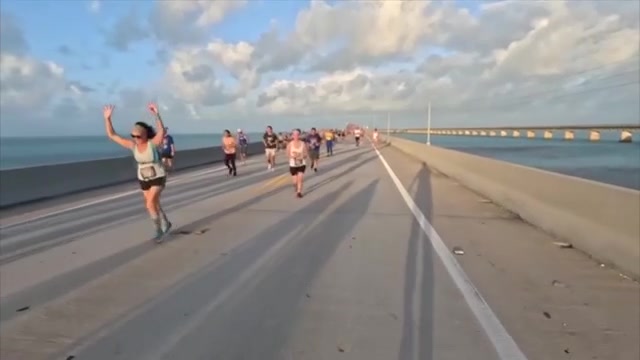Over 1,000 race against time in Seven Mile Bridge Run in the Florida ...