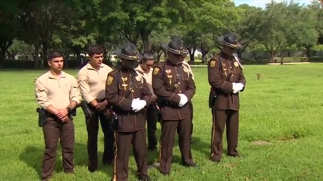 MDSO deputies hold ceremony for 2 fallen officers at Doral cemetery ...