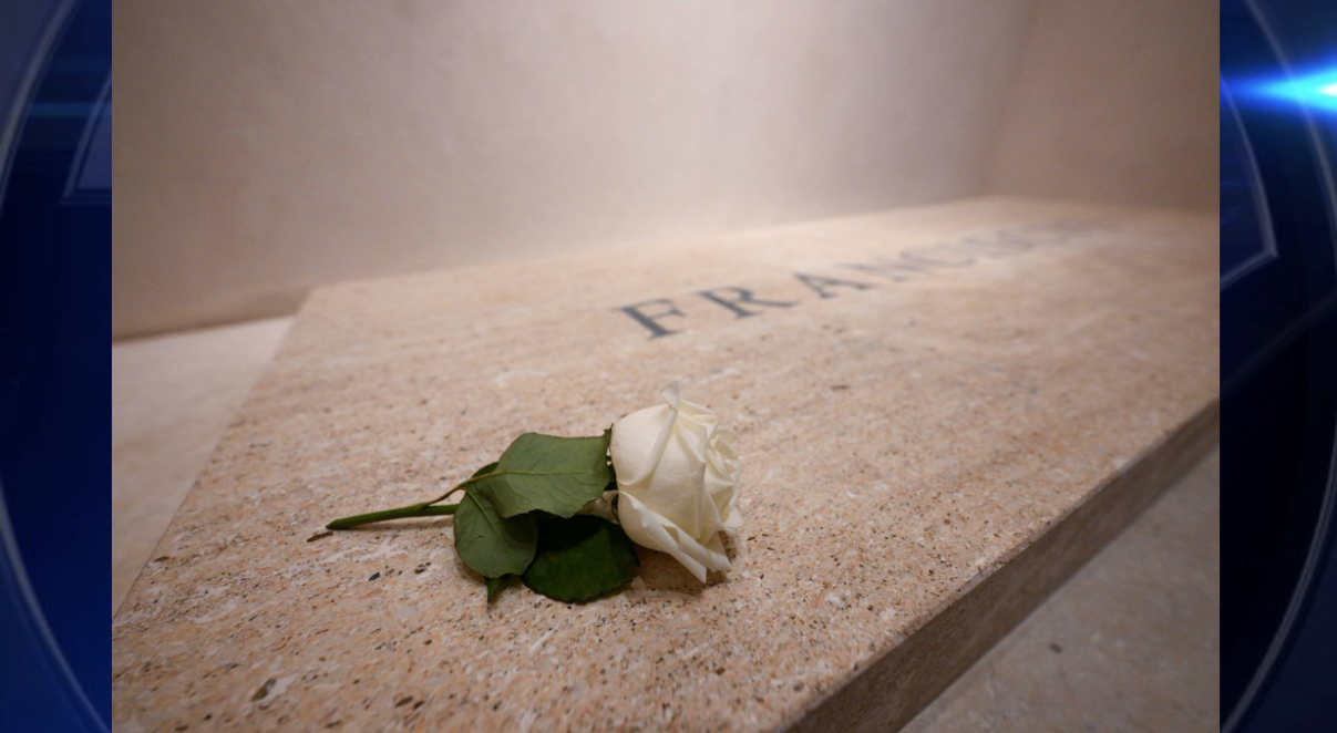Crowds line up to visit Pope Francis’ tomb in Rome as his last resting ...