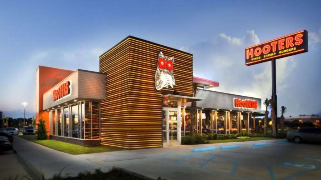 Restaurant chain Hooters goes bust and files for bankruptcy protection ...