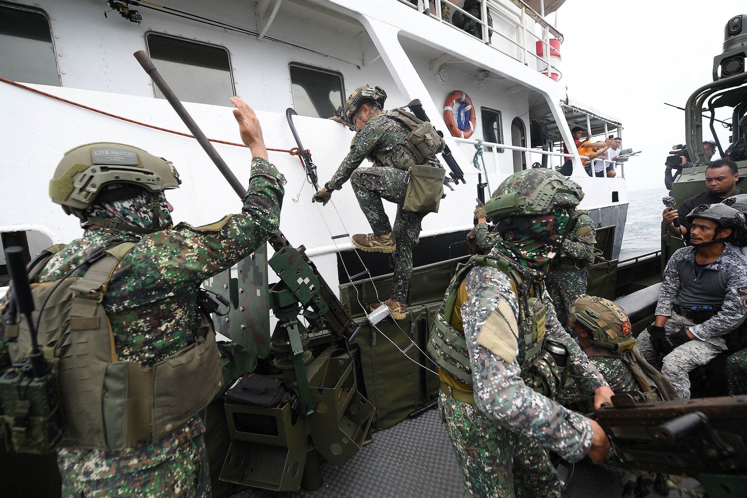 World’s military spending rises at highest rate in nearly four decades ...