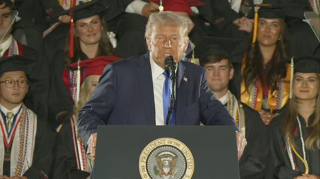 Trump offers encouragement to University of Alabama graduates in speech ...