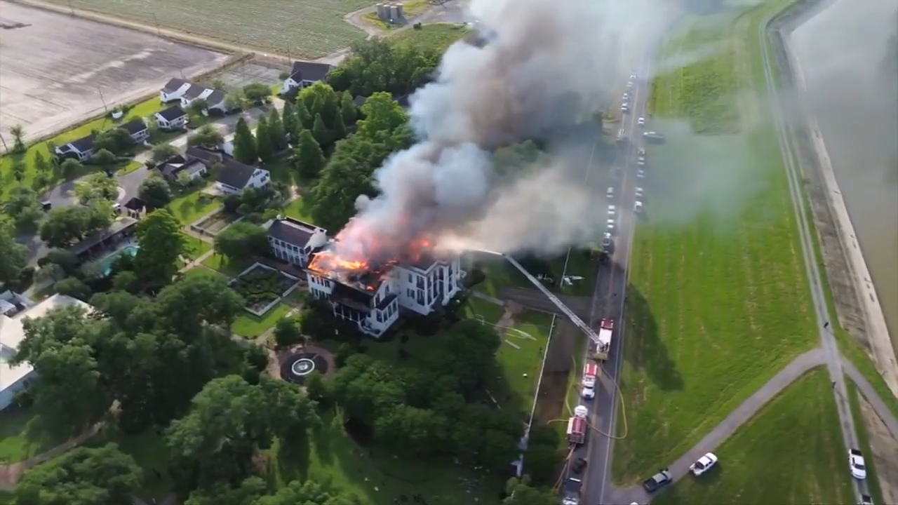Fire destroys a sprawling mansion on a former Louisiana sugar ...