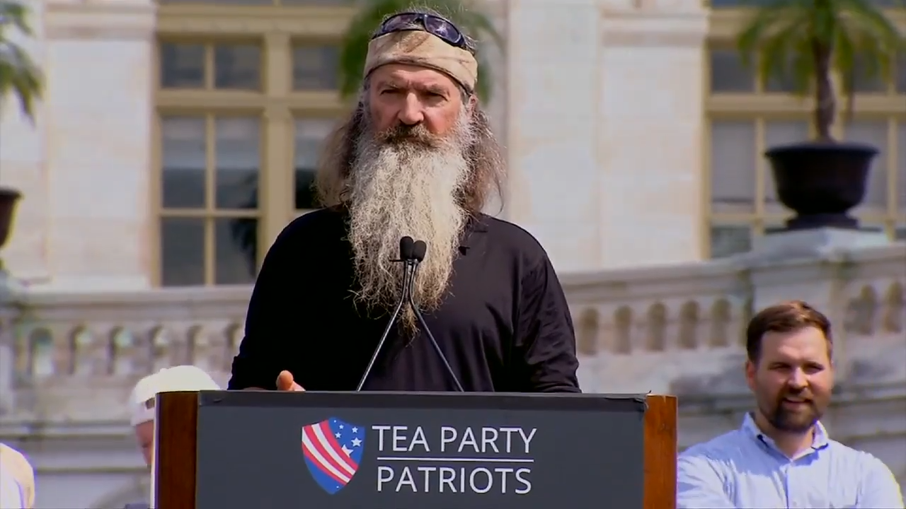 ‘Duck Dynasty’ star Phil Robertson dies at 79 - WSVN 7News | Miami News ...