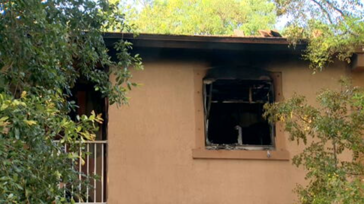 Family of 4 displaced after overnight fire sparks in Miami apartment ...