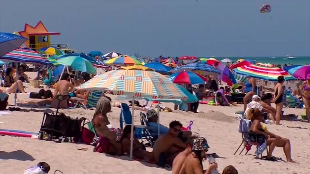 ‘It’s burning hot out here’: Sweltering weekend temps reach the 90s in ...