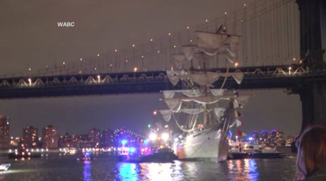 Mexican tall ship strikes Brooklyn Bridge, snapping masts and killing 2 ...