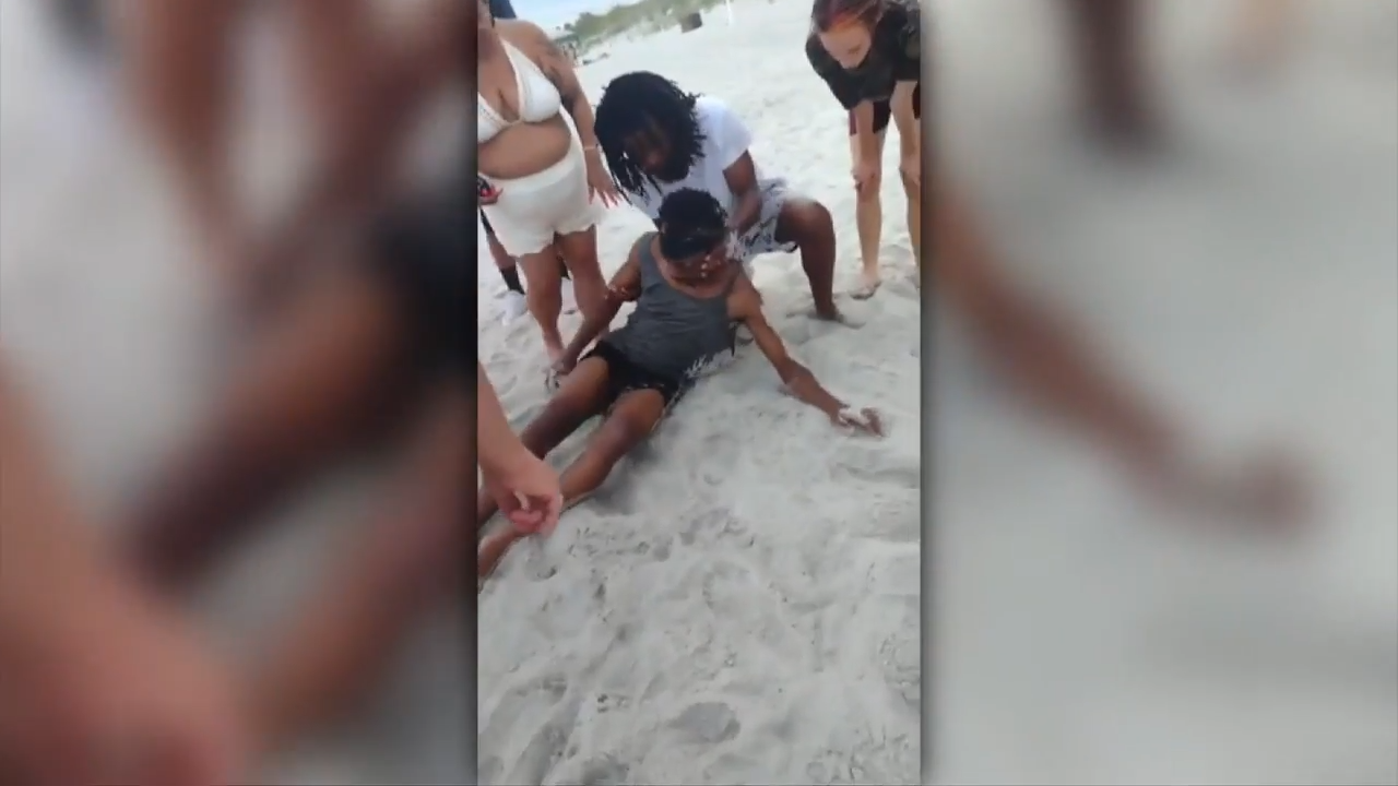 Family saves man from drowning in Jacksonville beach - WSVN 7News ...