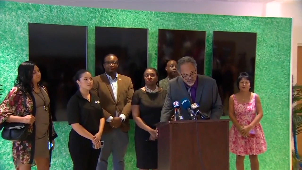 Local leaders denounce Trump’s immigration policies against Cubans ...