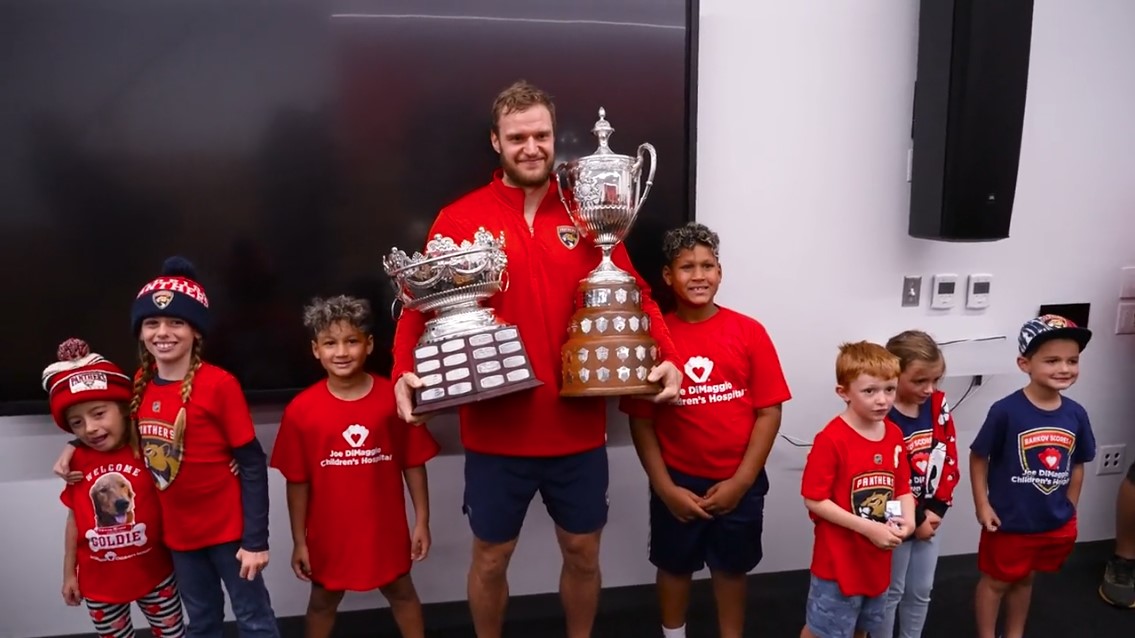 Surprise! NHL, with the help of kids, gives Barkov the Selke and King ...
