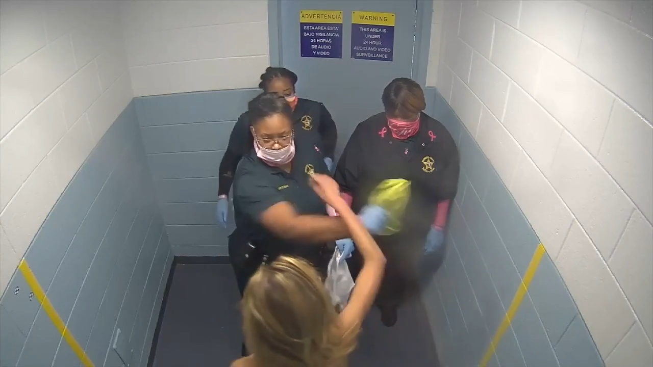Broward sheriff defends 3 deputies caught on surveillance beating ...