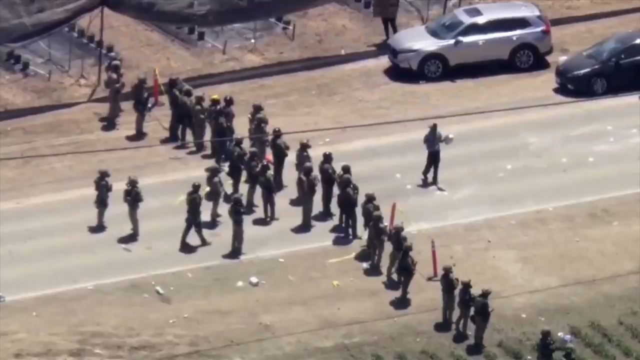 Protesters and federal agents clash during raid at Southern California ...