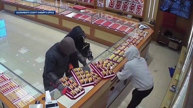 Search on for robbers behind million-dollar jewelry store heist caught ...