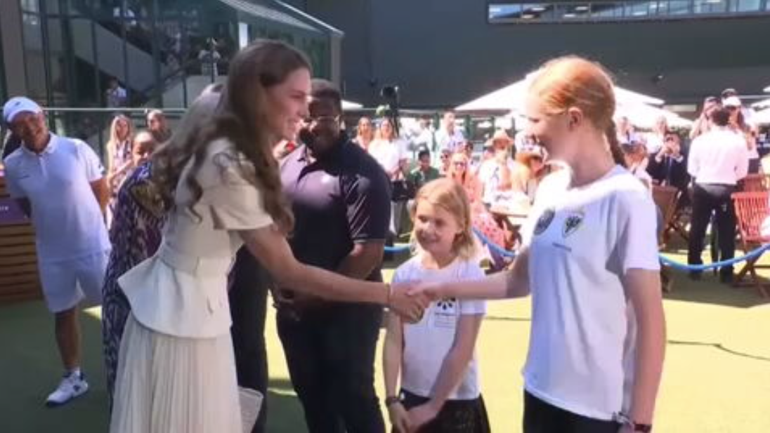 Kate, Princess of Wales, presents Wimbledon winner’s trophy to Swiatek ...