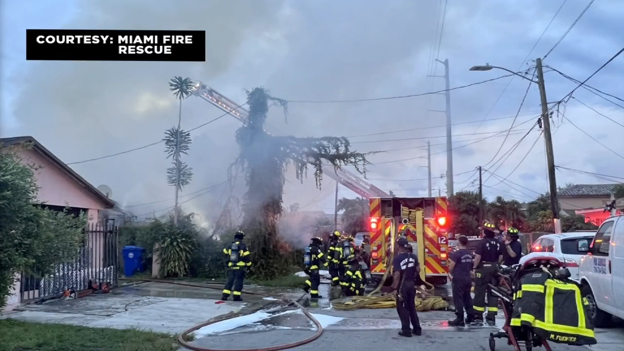 Crews extinguish abandoned house fire in Miami - WSVN 7News | Miami ...