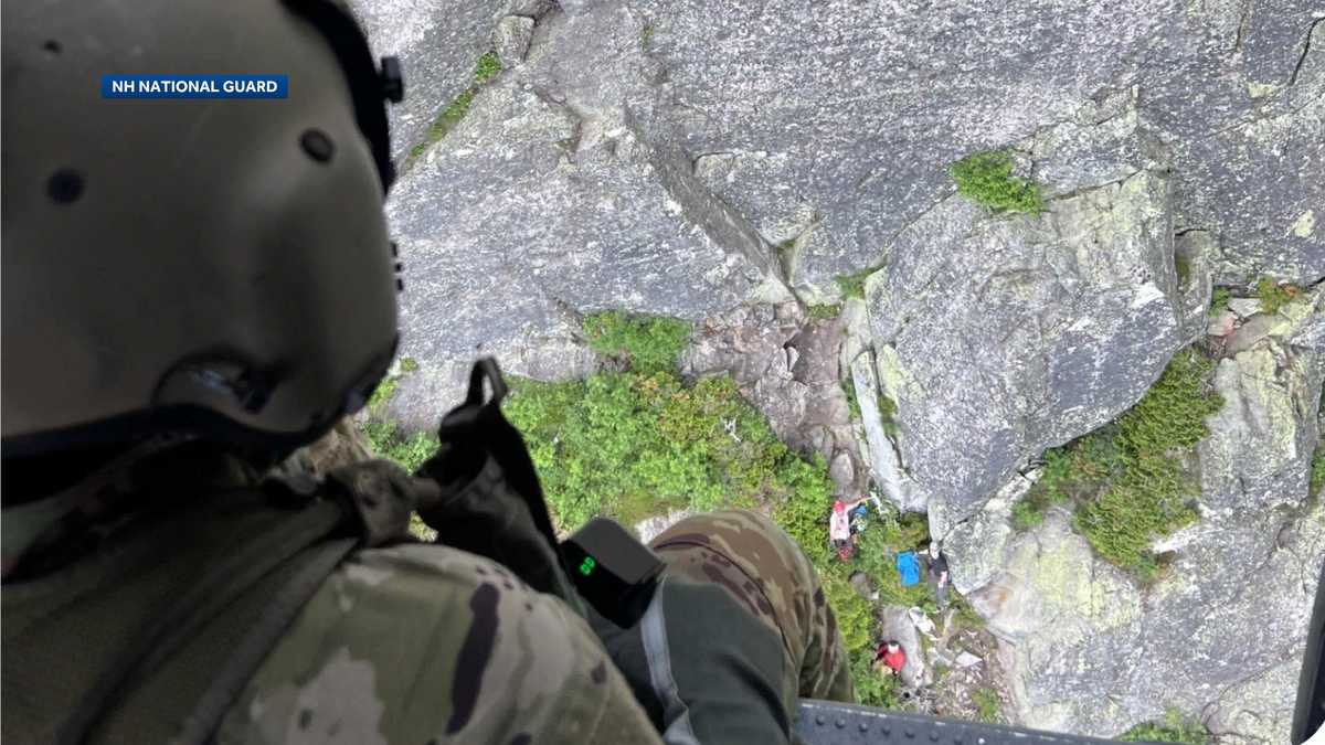 Rock climber rescued by helicopter after falling about 60 feet on Mount ...