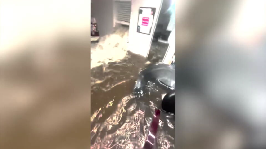 Heavy rain pummels the East Coast and sparks isolated flash flooding ...