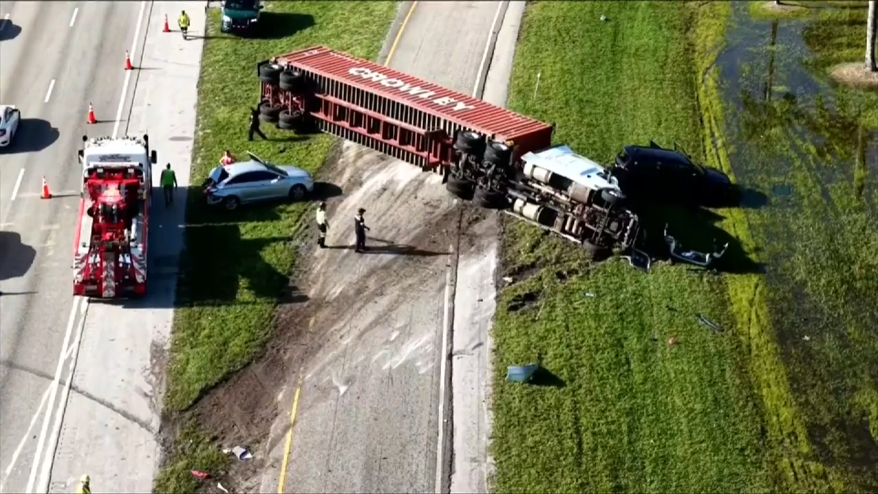 Rollover tractor-trailer collides with 3 vehicles on I-75 at Royal Palm ...