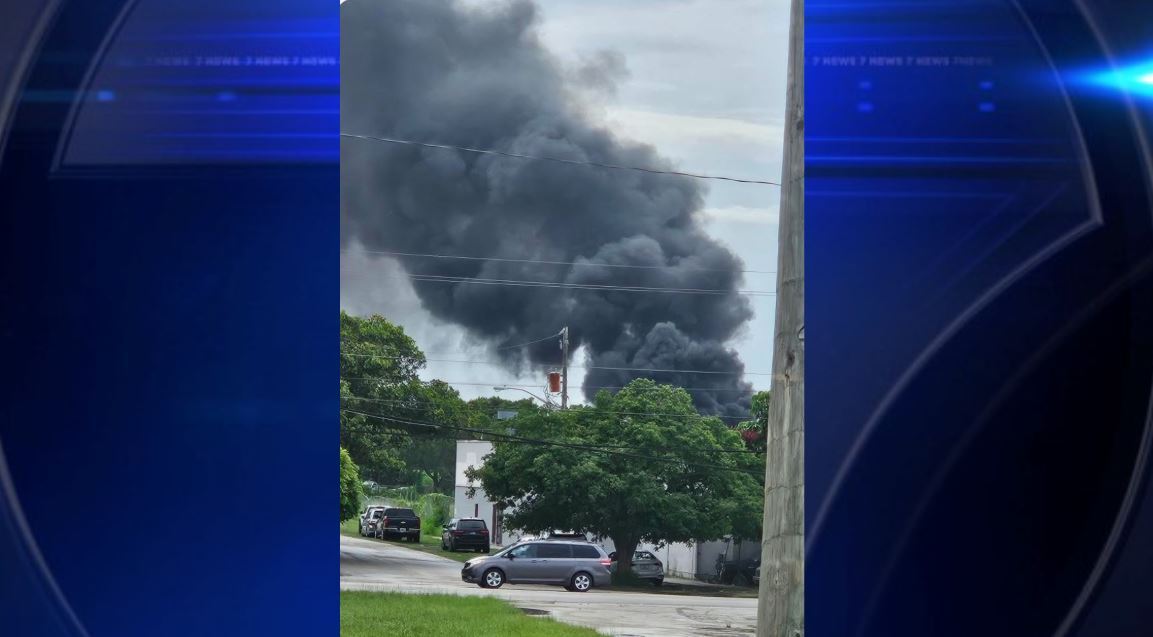 Vehicle junkyard fire under control in Homestead - WSVN 7News | Miami ...