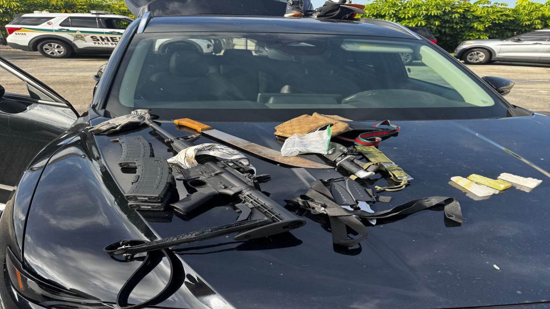Man found with loaded AR-15, knives in vehicle at Palm Beach airport ...