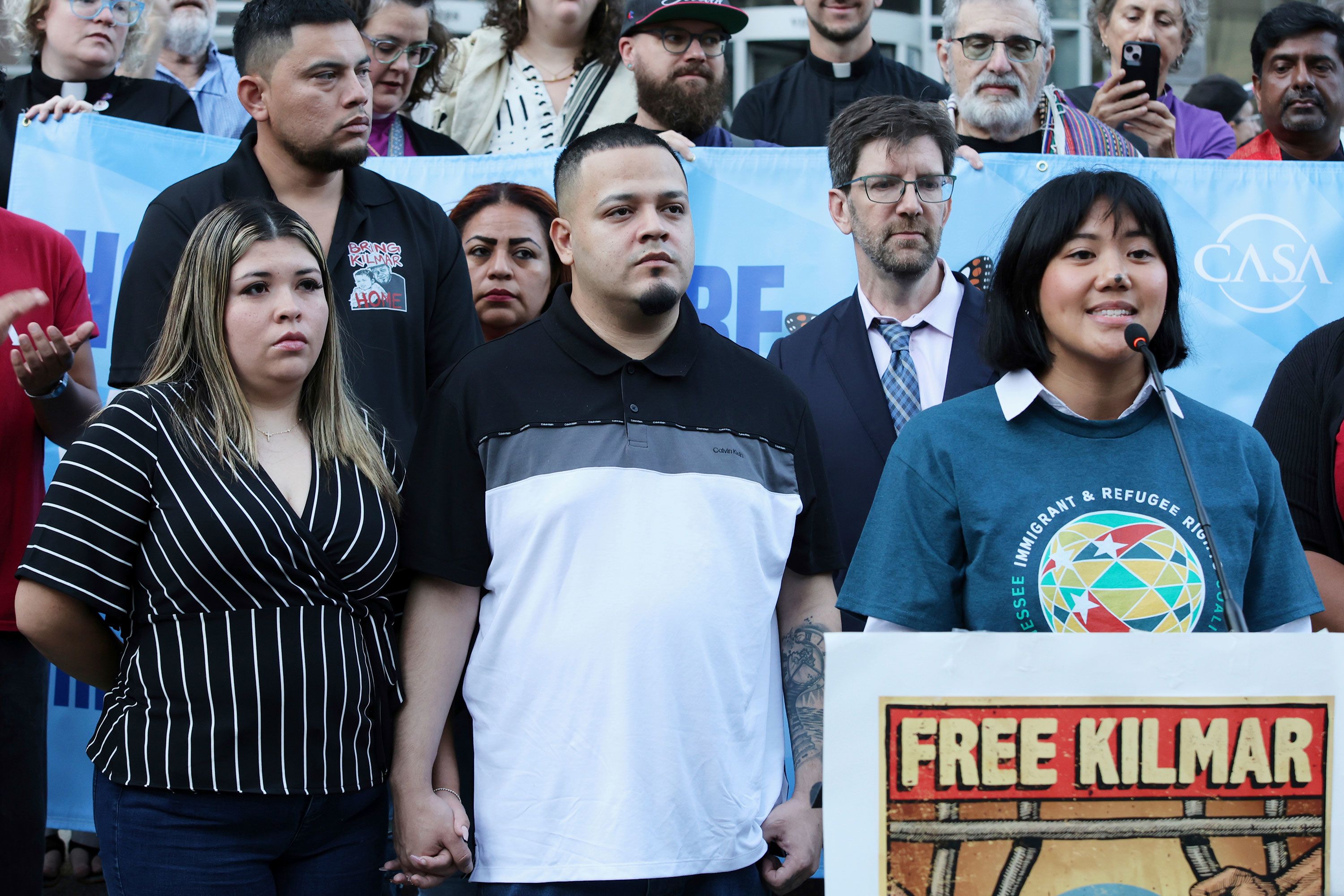 Kilmar Abrego Garcia can’t be deported until at least early October ...