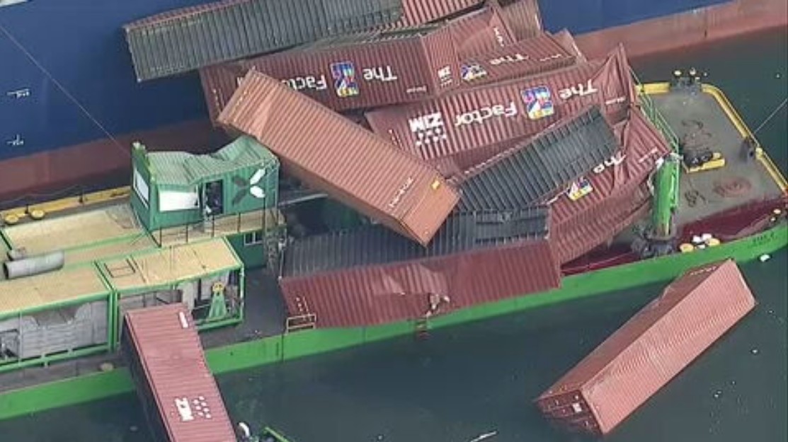 More than 60 containers fall off ship in Long Beach port - WSVN 7News ...