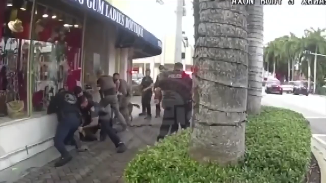 Miami Beach Police release bodycam video of man with knife taken into ...