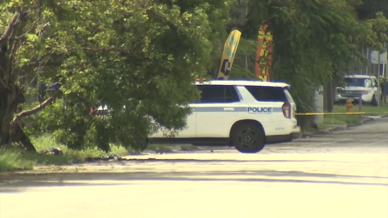 City of Miami Police gives all clear, detains 1 following possible bomb ...