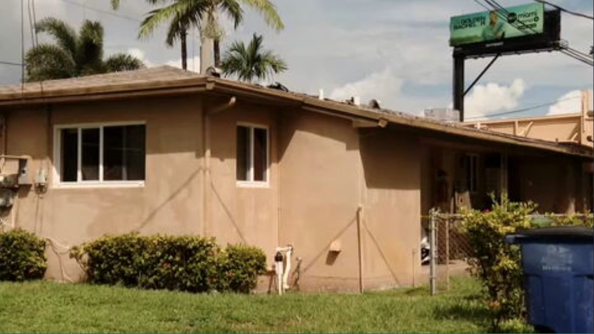 2 families displaced after fire tears through home in Hallandale Beach ...