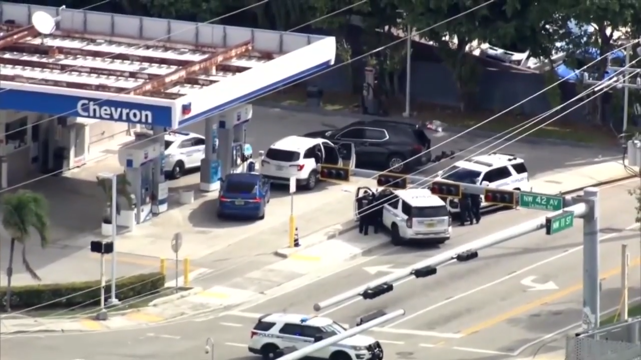 SWAT standoff in Miami ends peacefully as man barricaded in vehicle ...