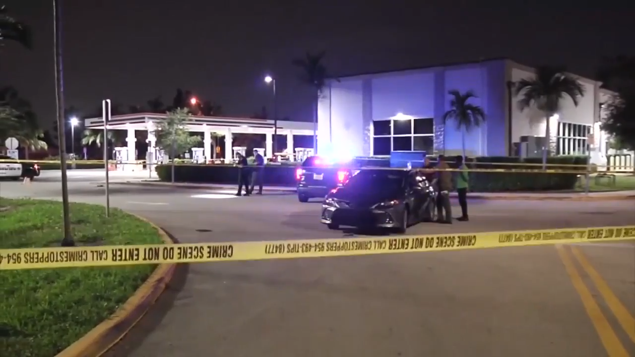 BSO: Bystander detained after shooting 2 robbery subjects outside Dania ...