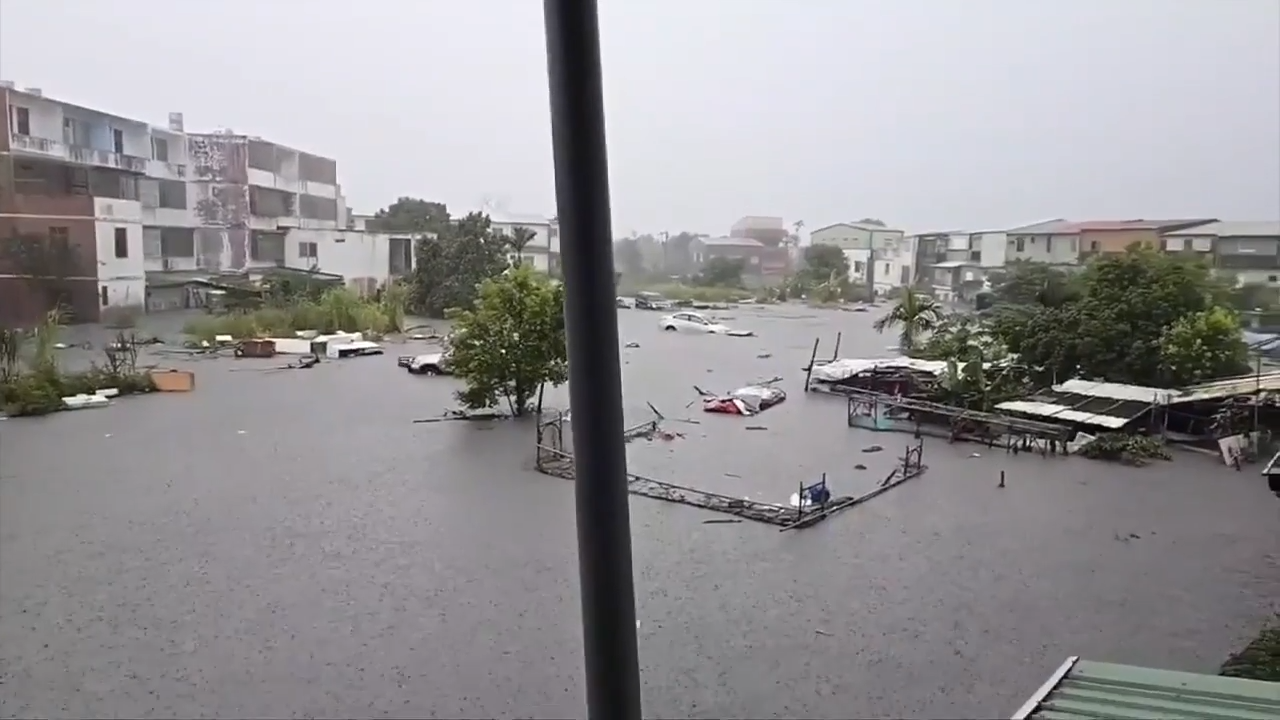 Typhoon Ragasa batters Hong Kong and south China after killing dozens ...