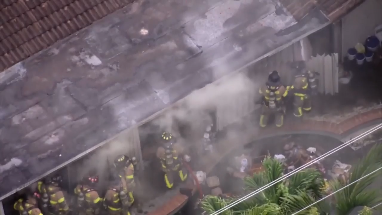 Fire crews extinguish flames that erupted at NE Miami-Dade home - WSVN ...