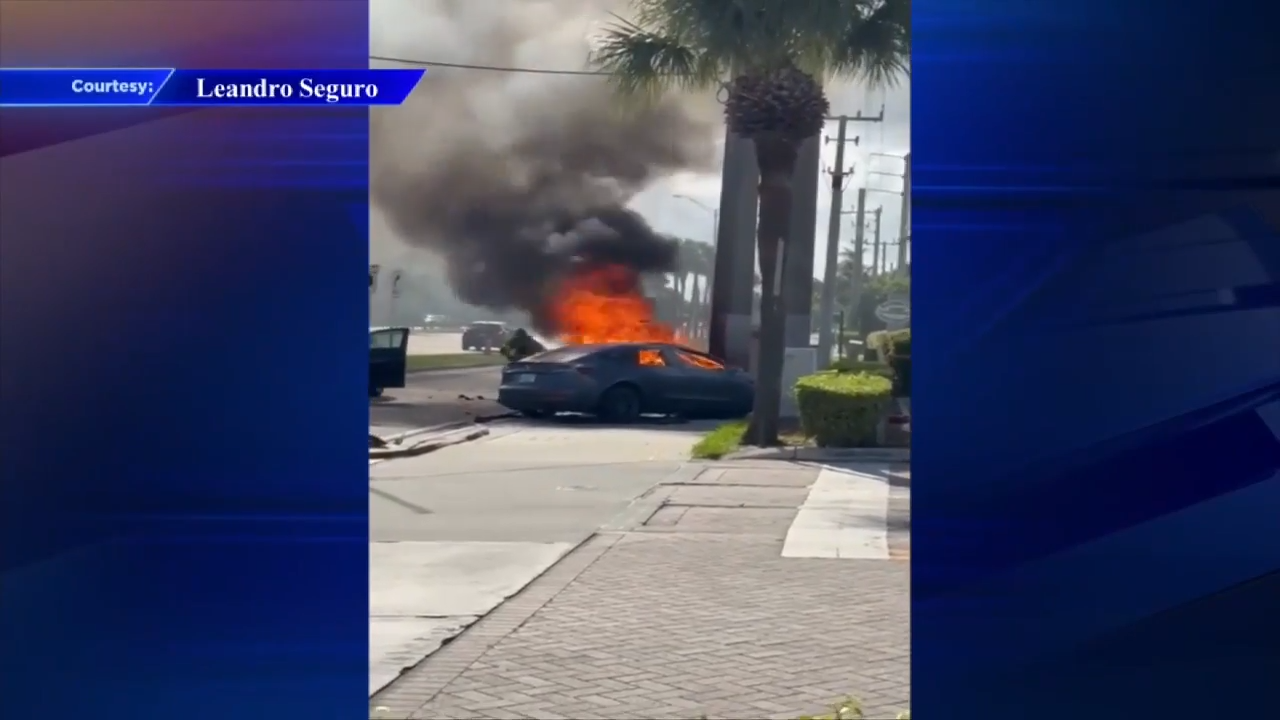 1 dead, 2 hospitalized after multi-vehicle crash leads to car fire in ...
