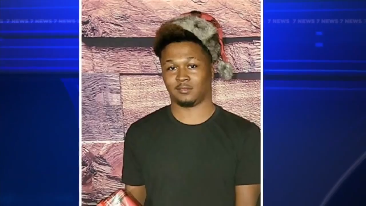 29-year-old man found fatally stabbed in front of his NW Miami-Dade ...