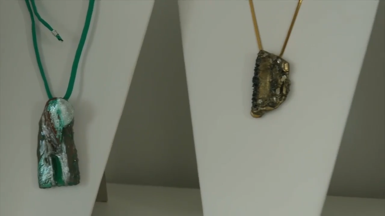 Fort Lauderdale artist behind Garbage Glam Art turns bottle caps, cans ...