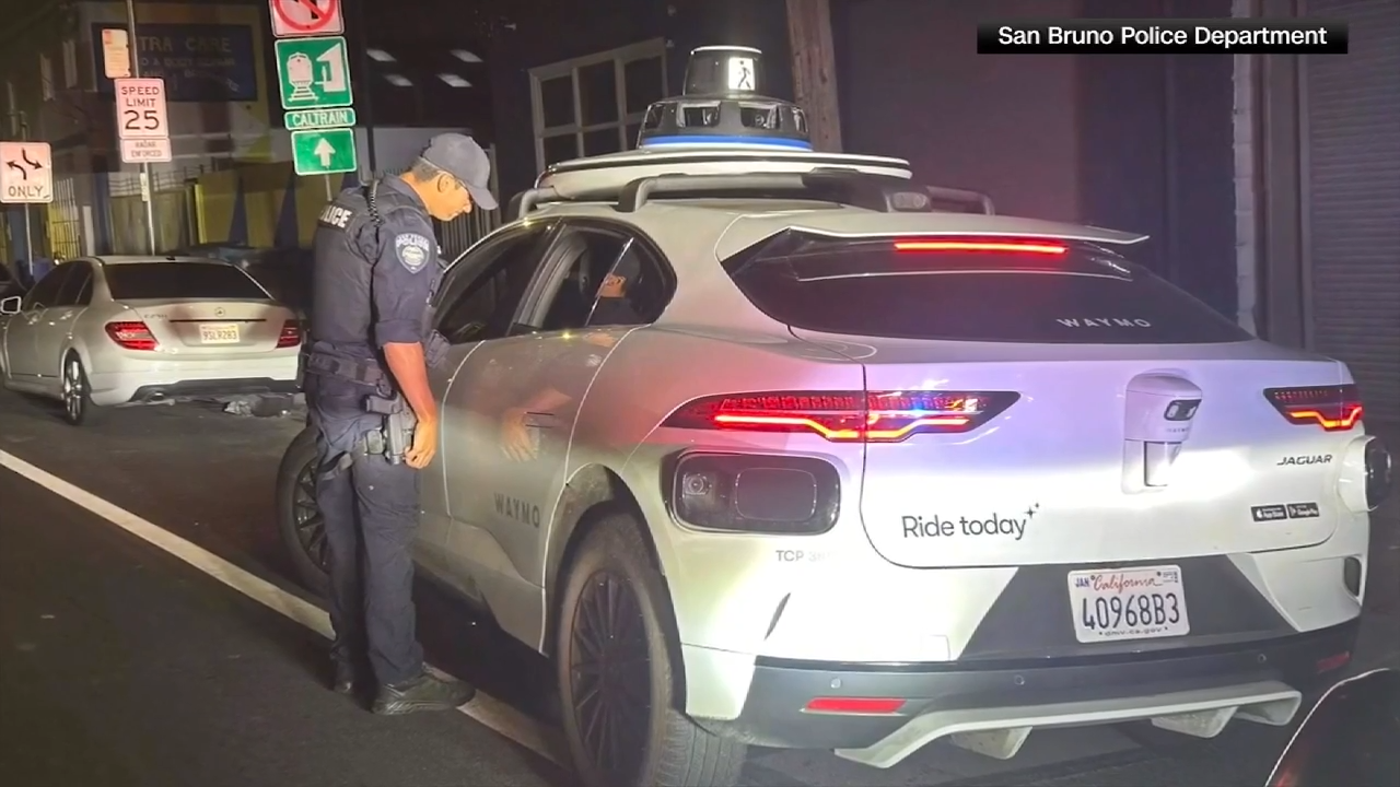 California police pull over a self-driving Waymo for an illegal U-turn ...