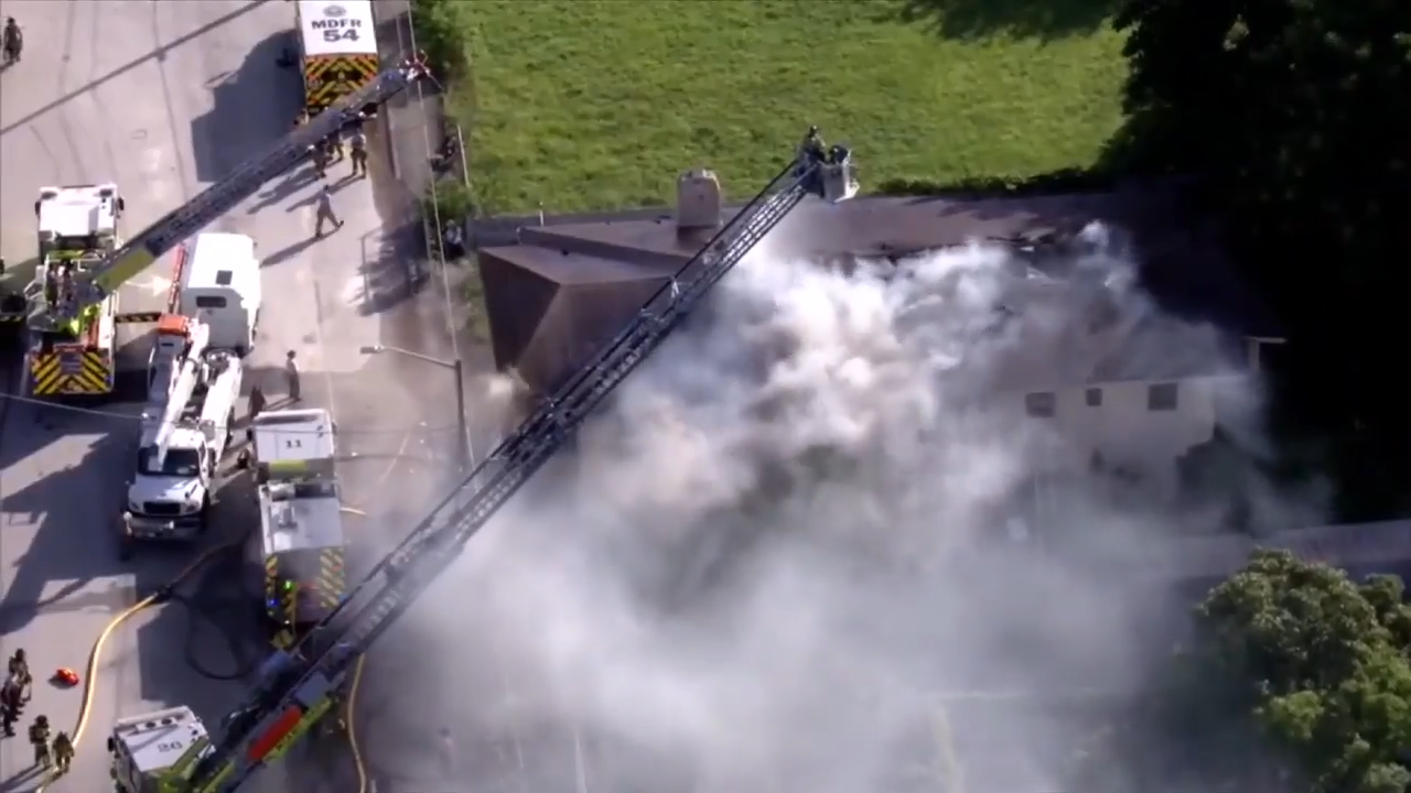 Crews extinguish fire at apartment building in Opa-Locka - WSVN 7News ...